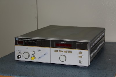 Signal - Agilent Hp 8671B Synthesized Cw Generator