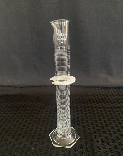 PYREX Glass Class A 100mL TD Graduated Cylinder Hex Base w/ Bumper 3062 ...
