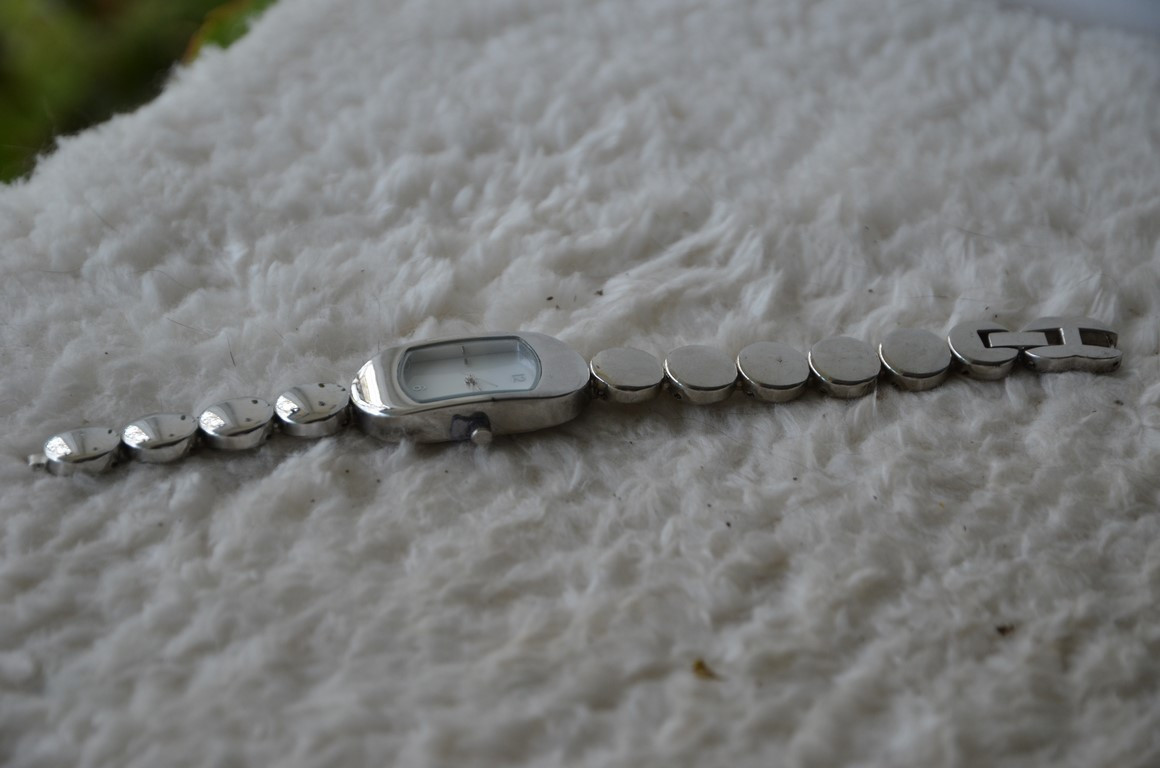 Damenuhr, Mädchenuhr, Metallarmband, Marke LDADPR, Armband defekt, vgl ...