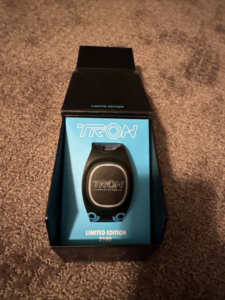 RARE 2023 Disney Parks Tron Lightcycle Run MagicBand+ Opening Day LE ...