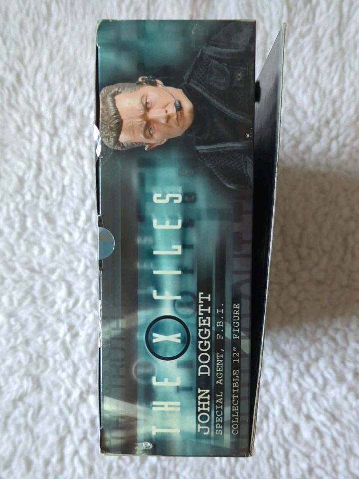 Sideshow Collectibles Exclusive The X Files (2) John Doggett (1) Frank ...