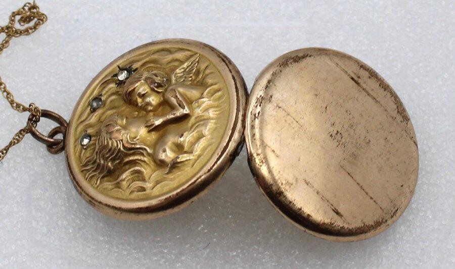 ART NOUVEAU ANTIQUE GOLD FILLED REPOUSSE LOVE'S DREAM KISSING CUPID ...