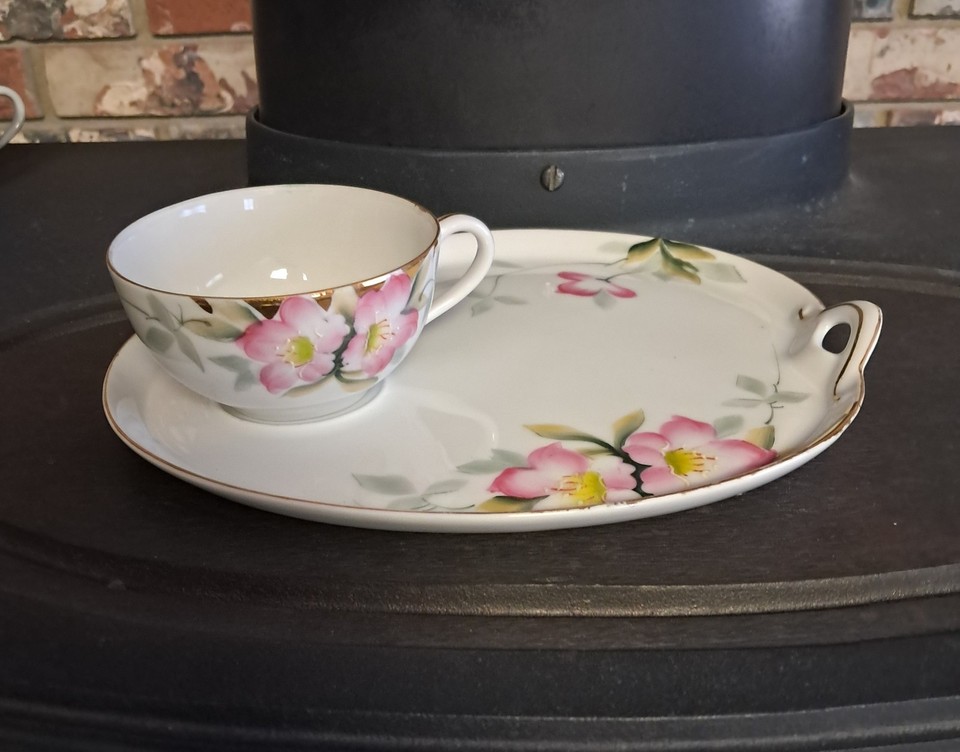 Noritake Azalea 4 Snack Sets/ Refreshment Sets Perfect Gold Red Wreath ...