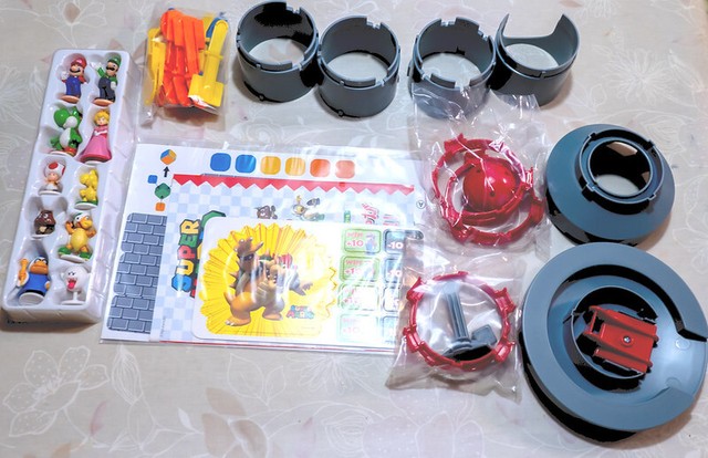 Epoch Super Mario Brothers Balance Tower Game 10 Figures Included for ...