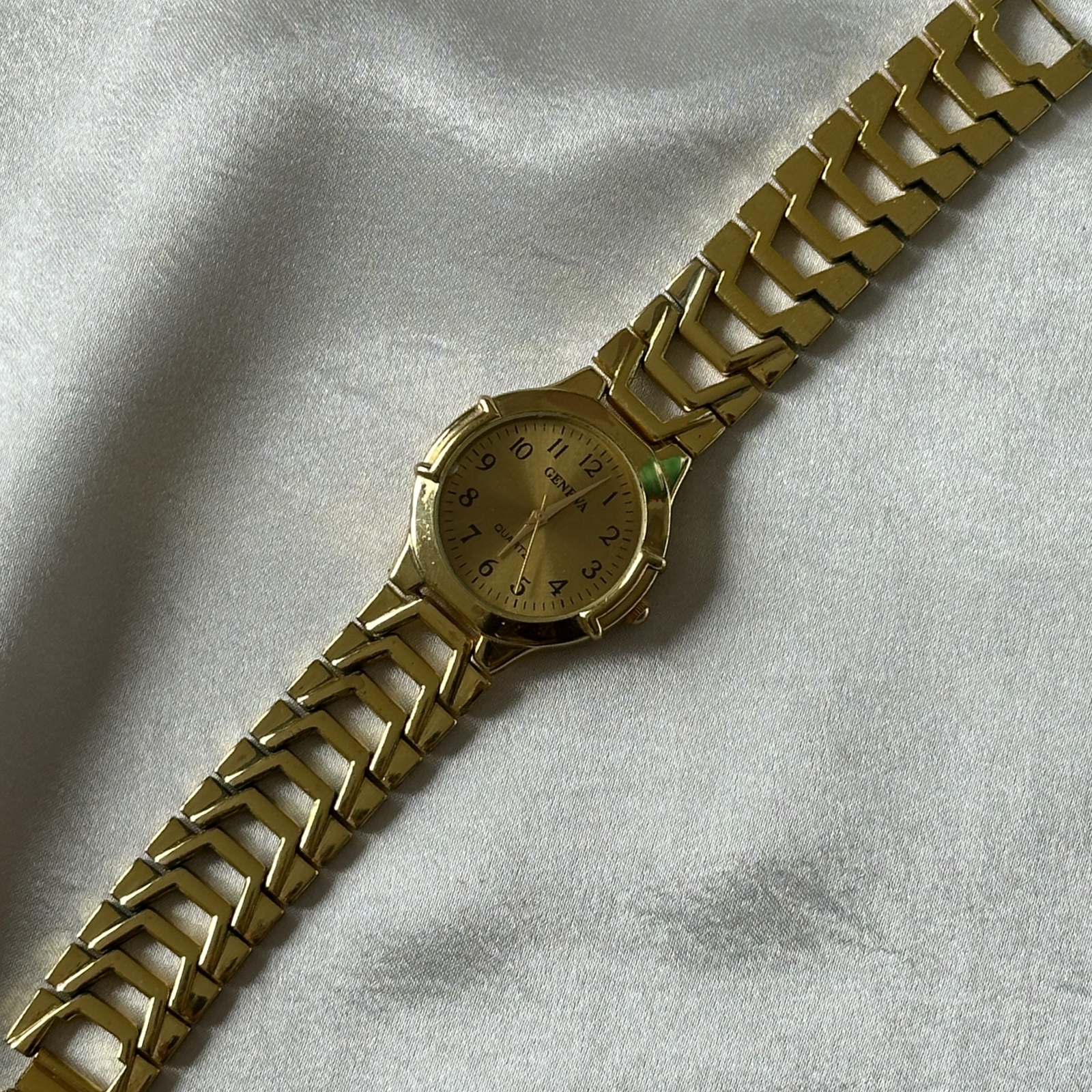 Gold Tone Round Face Geneva - Gem