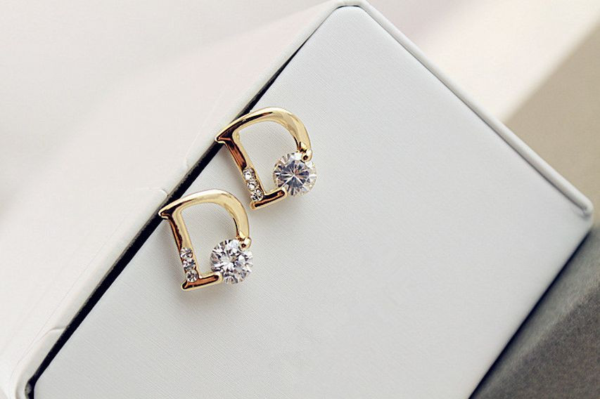 Fashion Rose Gold Letter D-Shape 1.5 Cts Cubic Zirconia Party Stud ...