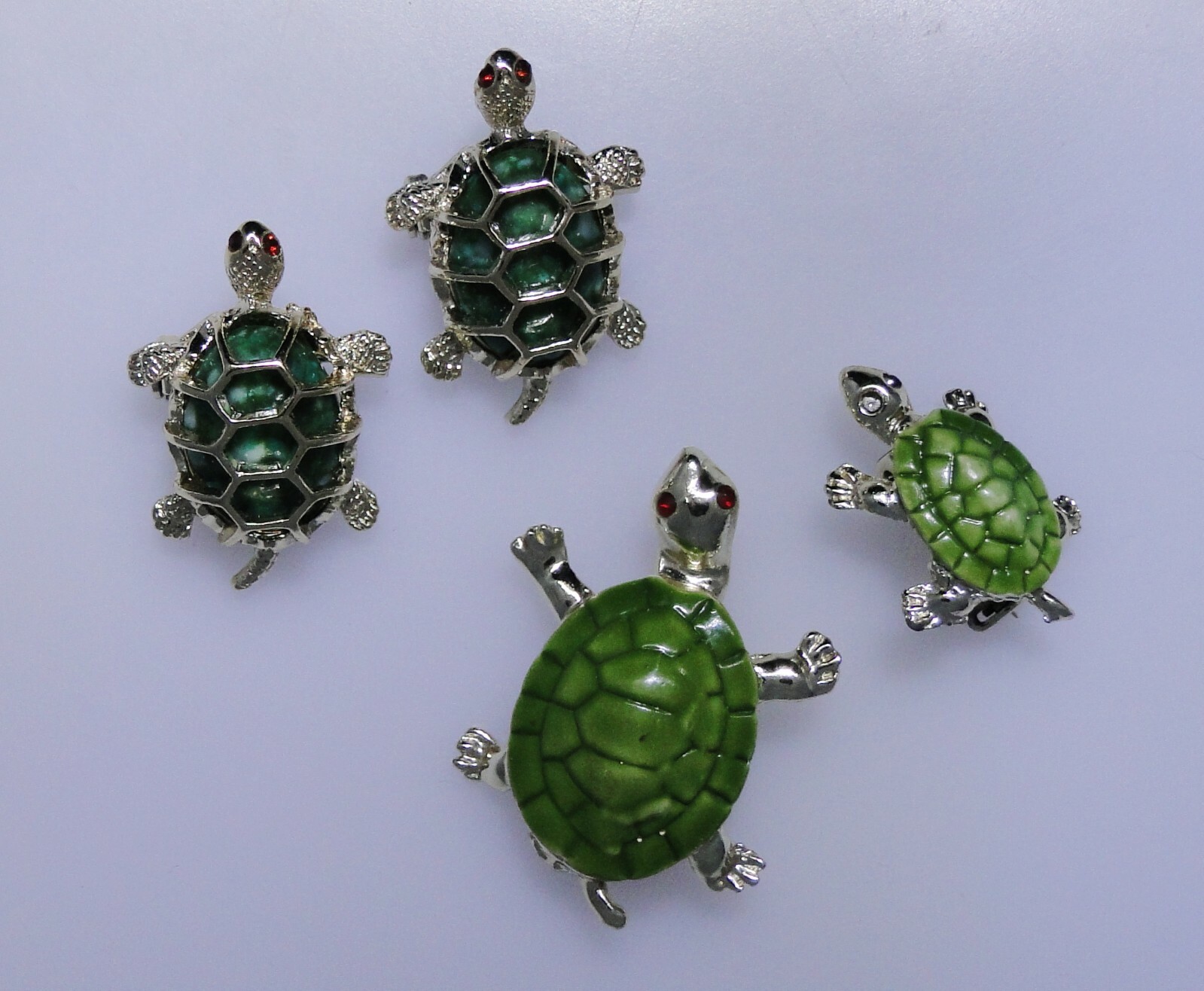 Group of four vintage turtle brooches, excellent vint… - Gem
