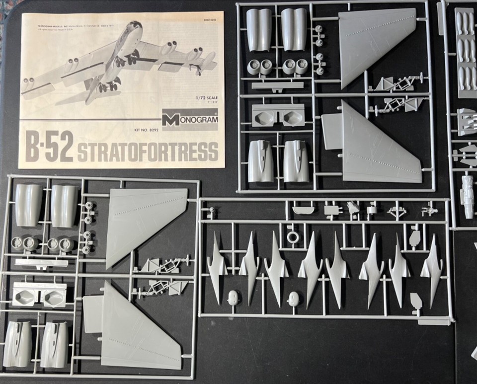 Monogram B-52 Stratofortress 8292 1/72 Open Model Kit ‘Sullys Hobbies ...