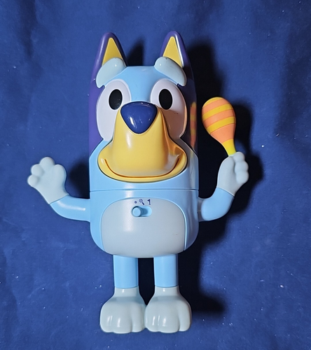 BLUEY SHAKE IT Light Up Talking INTERACTIVE Electronic Game By VTech ...