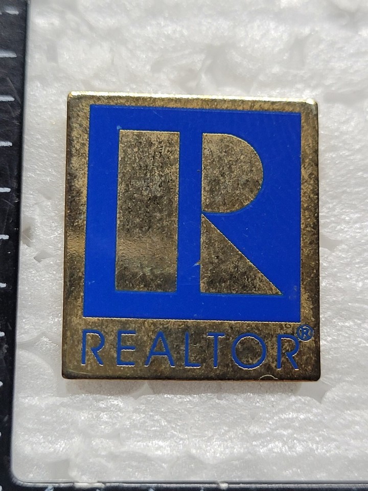 REALTOR HAT LAPEL PIN PIN BACK USED (G0633) | eBay