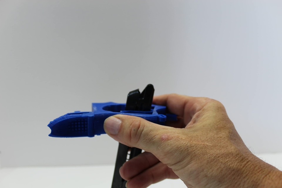 Universal Hand Gun Or Riffle Magazine Loader for Calibers 9mm 22LR 40 ...