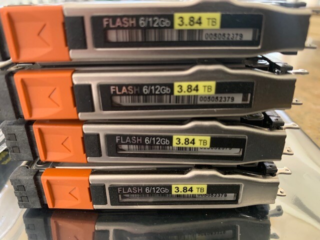 EMC UNITY 005052584 D3F-2SFXL2-3840 EMC Unity 3.84TB SSD Disk Drive ...