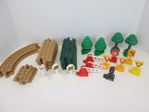 30 Fisher Price Geotrax Extra Tracks Crossing Gate Signal Sign Tree ...
