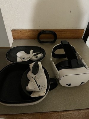 Meta Quest 3S 256 VR with Case, Head Strap, & Face Cushion 9.5/10 | eBay