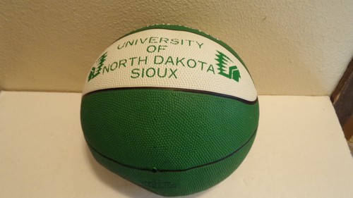 UND Basketball Full Size 1989-1990 NCC Champions Gene Roebuck Rick Glas ...