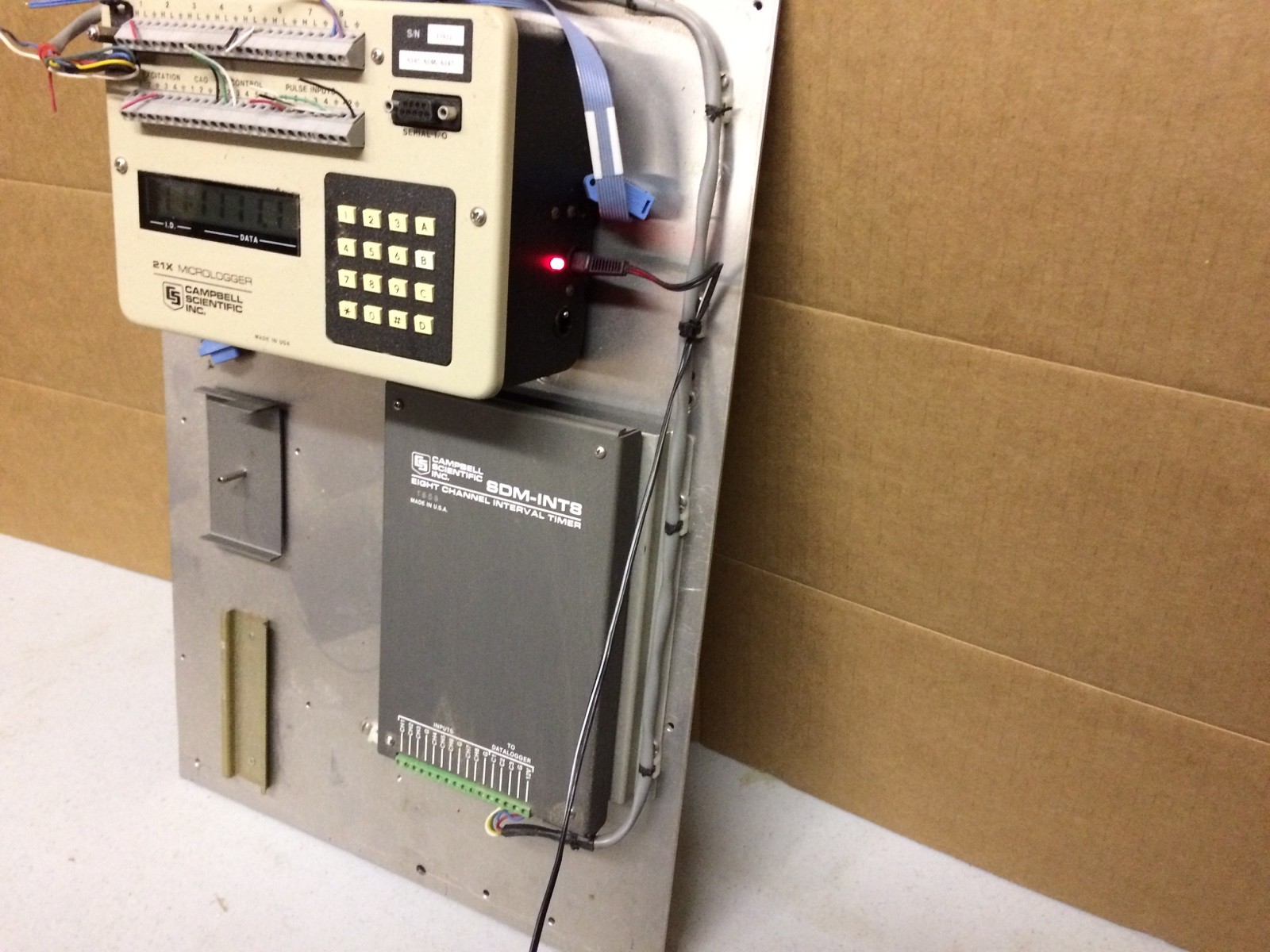 SDM-INT8 Eight channel interval timer & Campbell Scientific 21X ...