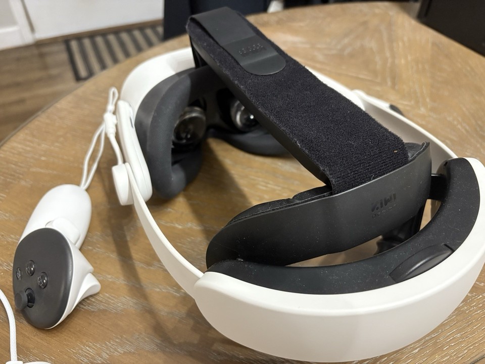 Oculus Quest 3S Virtual Reality Headset With Premium Head Strap And ...