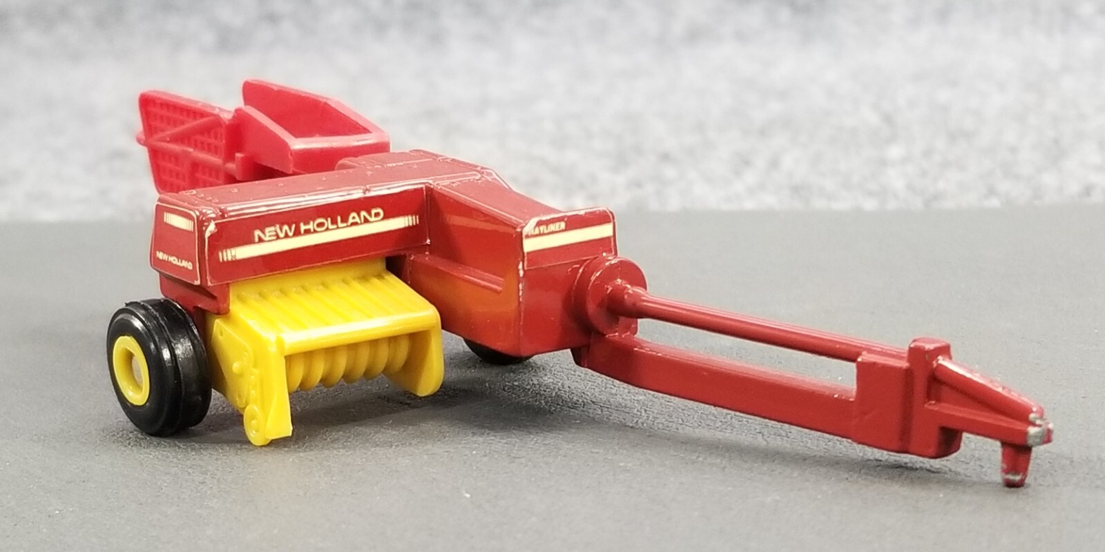 ERTL 1/64 NEW HOLLAND FARM IMPLEMENT RECTANGULAR BALE HAY BALER DIECAST ...