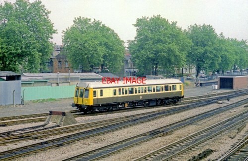 PHOTO GWR CHOCOLATE AND CREAM LIVERY ON THIS CLASS 121 SINGLE UNIT ...