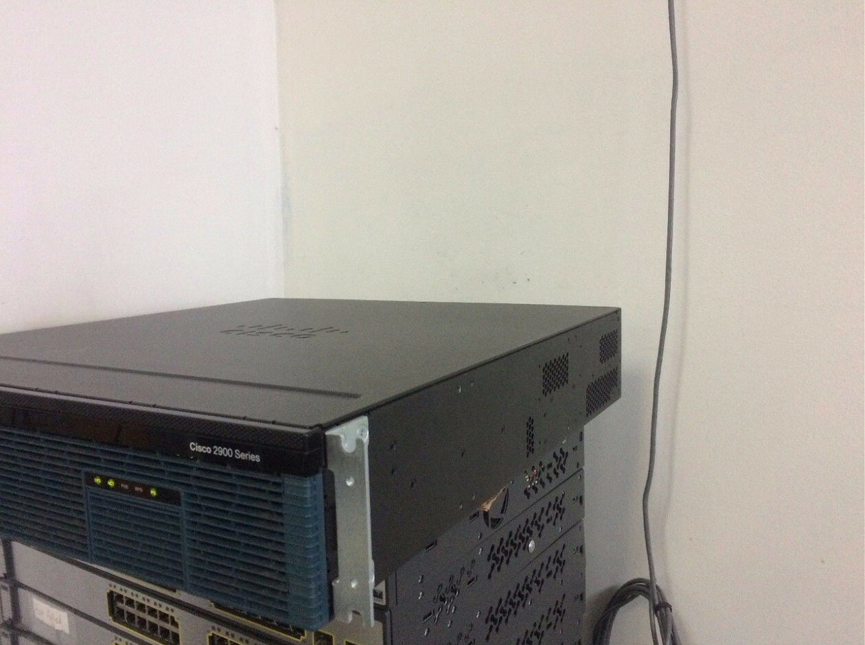 CISCO 2921-VSEC/K9 Gigabit Voice Security Router PVDM3-32 CME-12.0 4FXO ...