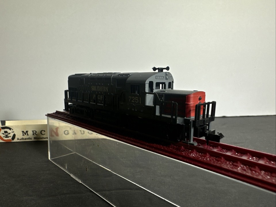 N-scale Alco C420 Southern Pacific Locomotive 7251 #46 | eBay