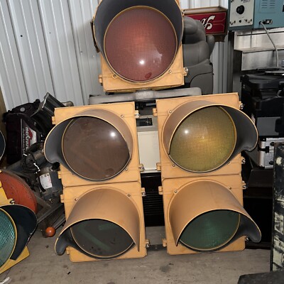 LED McCain Polycarbonate Traffic Signal Stop Light W Visors 42” H 11 ...