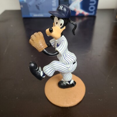 Hamilton Collection Disney Pitching Perfection Goofy | eBay