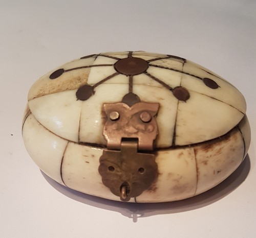 BONE TRINKET BRASS INLAY VINTAGE COLLECTABLE ITEM GREAT GIFT JEWELLERY ...