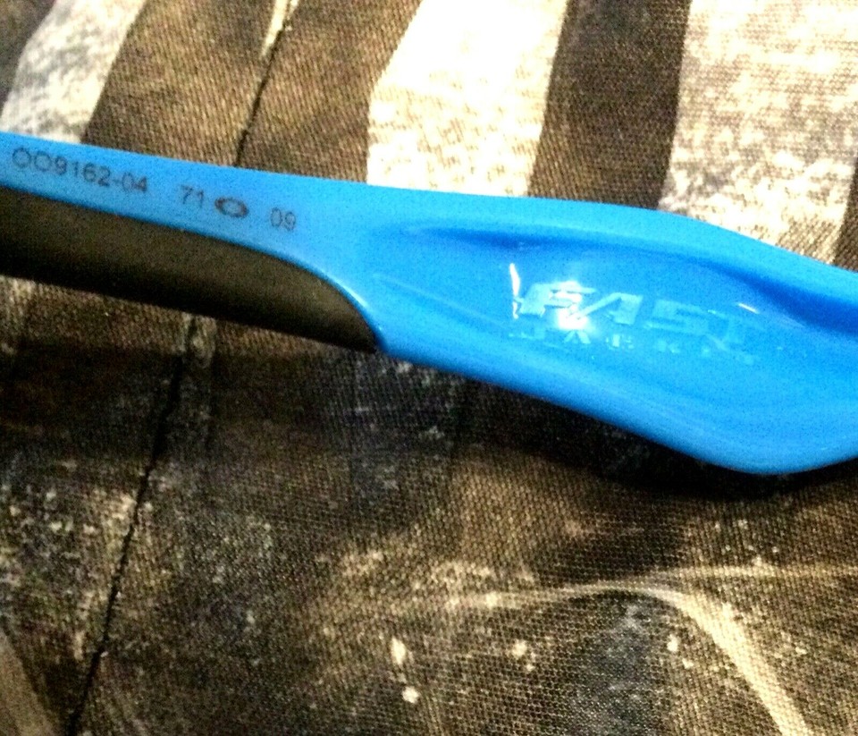 OAKLEY FAST JACKET SUNGLASSES Blue Sky Frames Black Icons VR50 Iridium ...