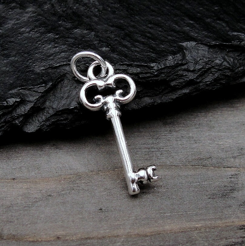 925 Sterling Silver Skeleton Key Charm - Old Fashioned Key Pendant ...