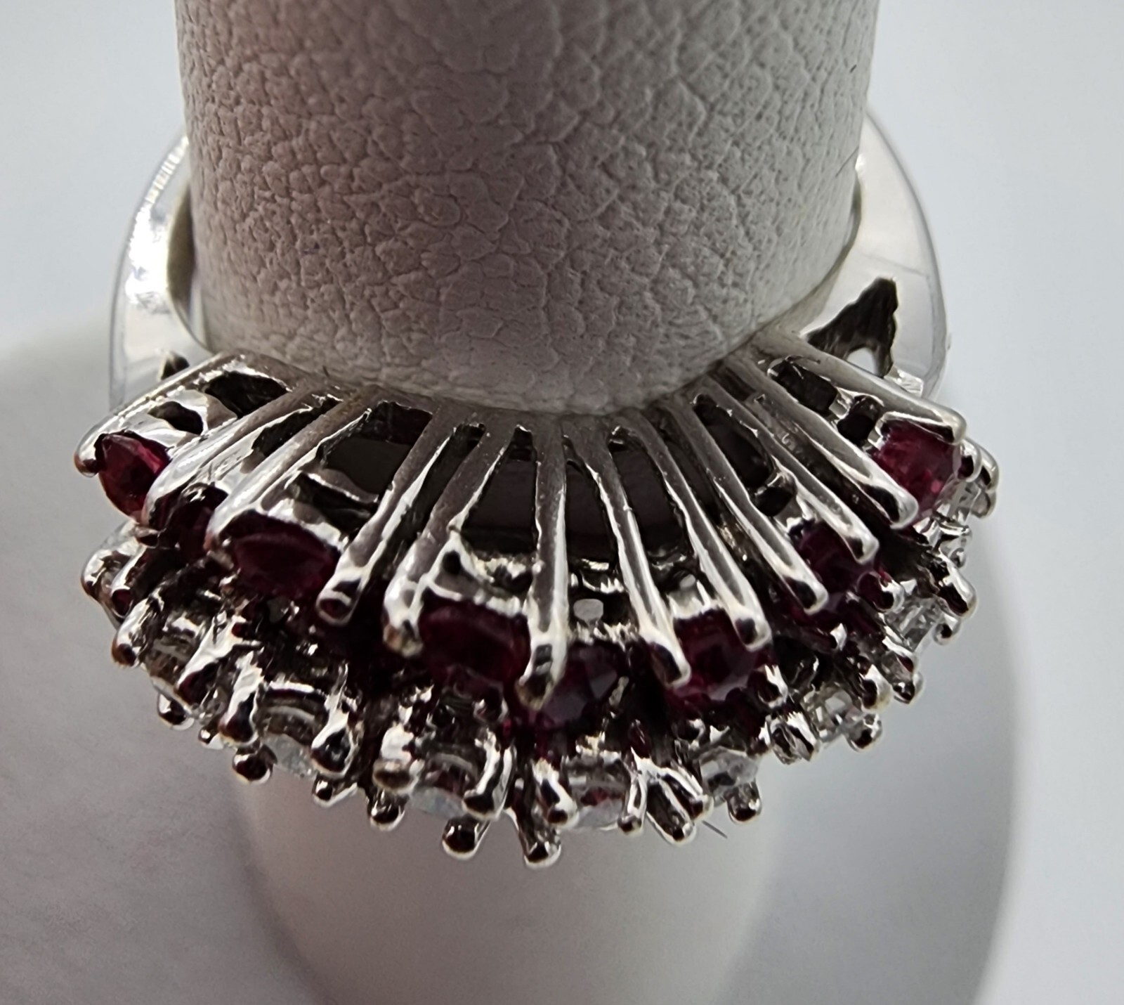 14k 585 White Gold .22 ctw Diamond .45 Ruby (Lab) hanDKraft Sz 5.5 Ring ...