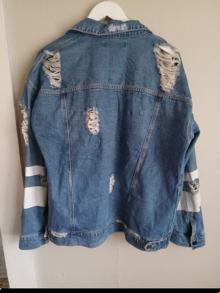 Womens Size Large Distressed blue jean jacket forever21 Ripped Denim ...