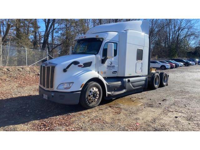 Peterbilt 579 WHITE with 399,899 Miles, for sale! | eBay