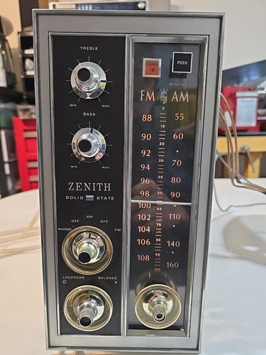 Zenith Solid State AM/FM Electronics Y910 | eBay
