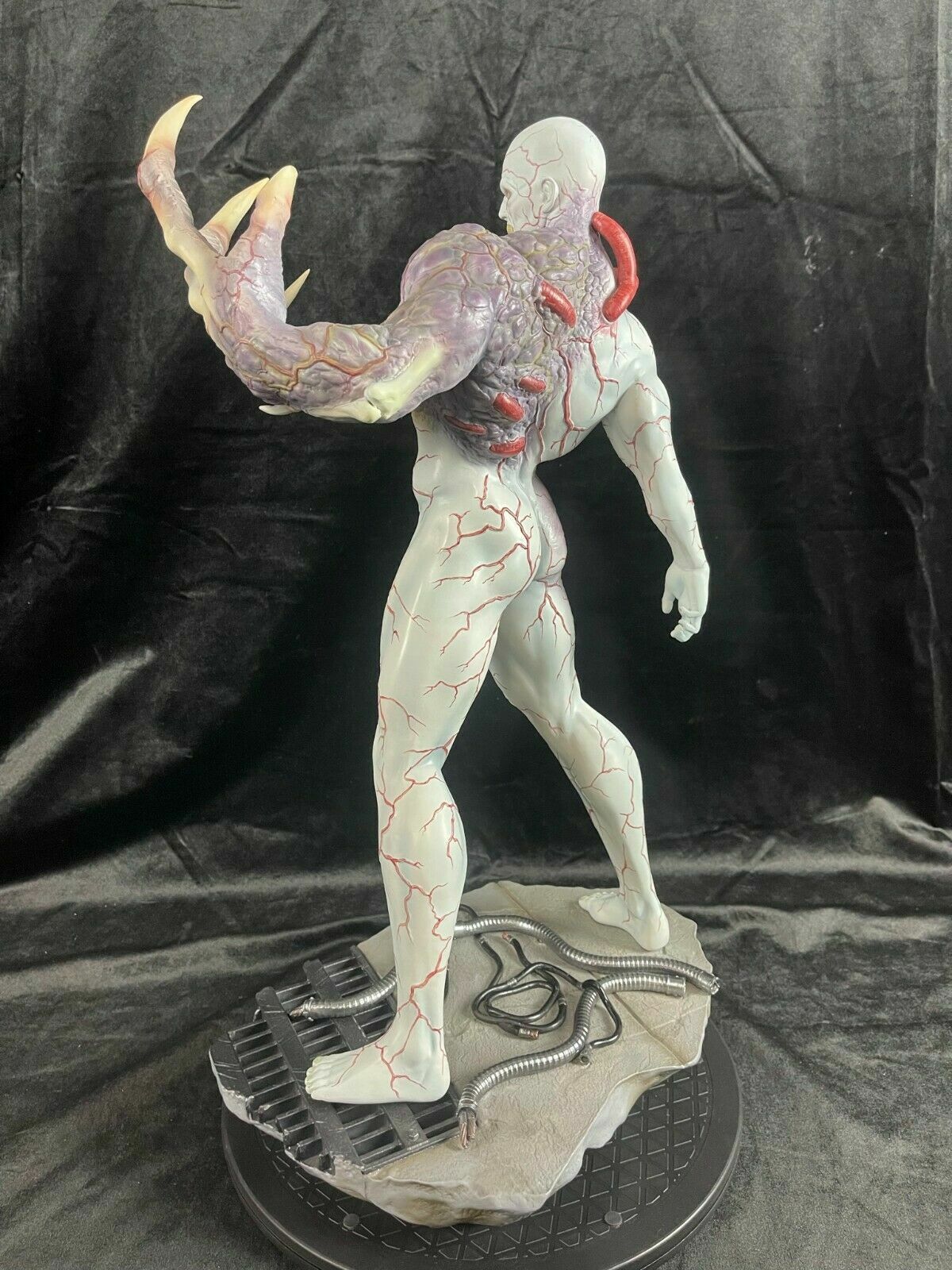 HOLLYWOOD COLLECTIBLES GROUP TYRANT CAPCOM RESIDENT EVIL STATUE FIGURE ...