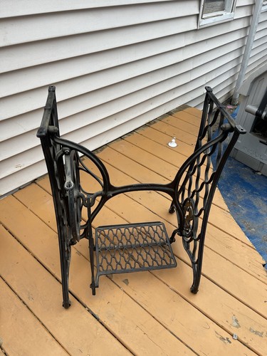 Antique Singer Treadle Sewing Machine Cast Iron Base Stand Table Shabby ...