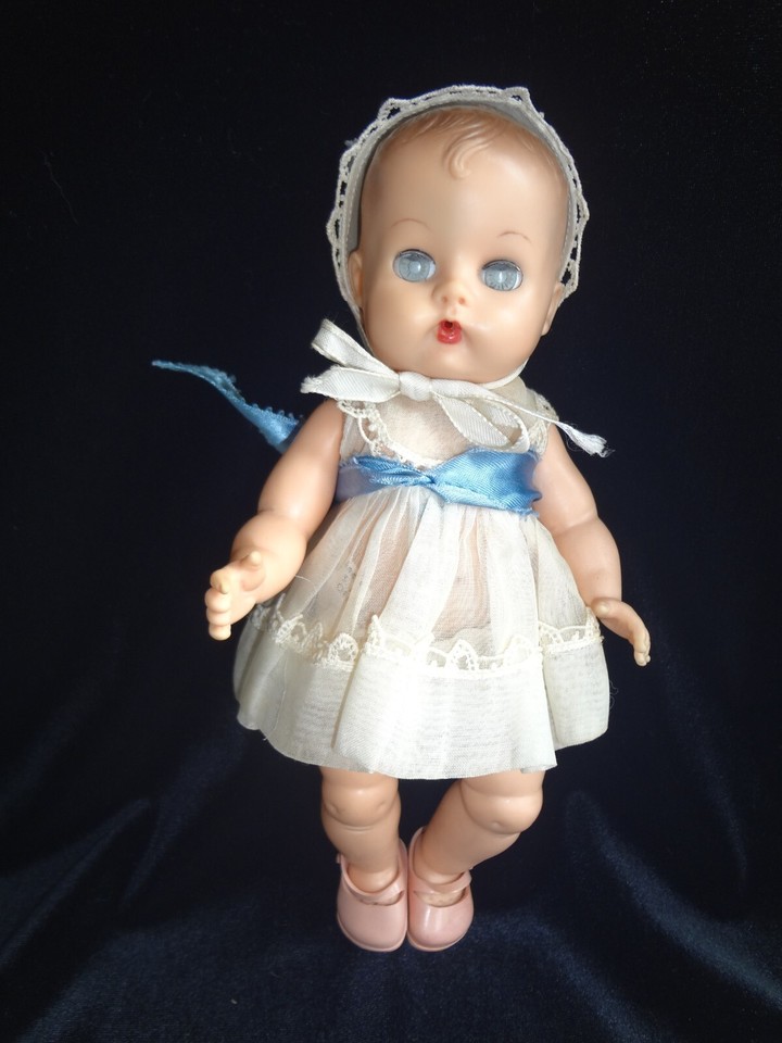 Vintage 50's Vogue Ginnette Baby Dolls in Outfits. Accessories Dresser ...