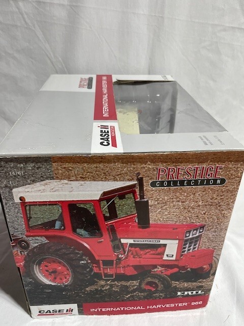 ERTL Case IH 966 Tractor w/ Duals, Prestige Collection, Red, 1/16, NIB ...