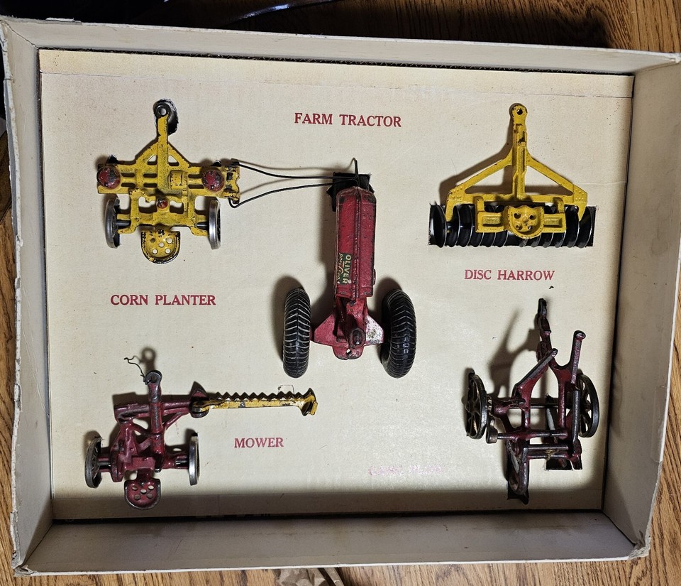VINTAGE ARCADE WARDS CAST IRON COMPLETE TOY FARM SET WITH ORIGINAL BOX ...