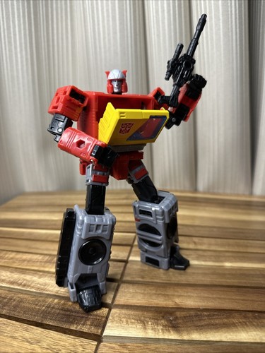 Transformers Legacy Wfc Kingdom Autobot Blaster Action Figure COMPLETE ...