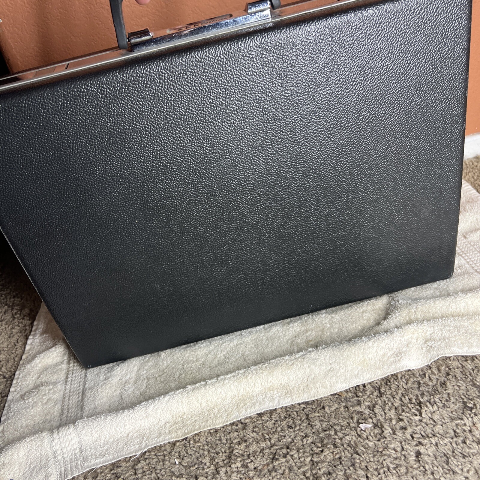 Vintage Samsonite Classic 100 Thin 3.25 Gray Hard She… - Gem