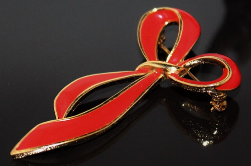 Vintage Avon Ribbon Bow Brooch c1980's Red Enamel Gold Tone Pretty Exc ...
