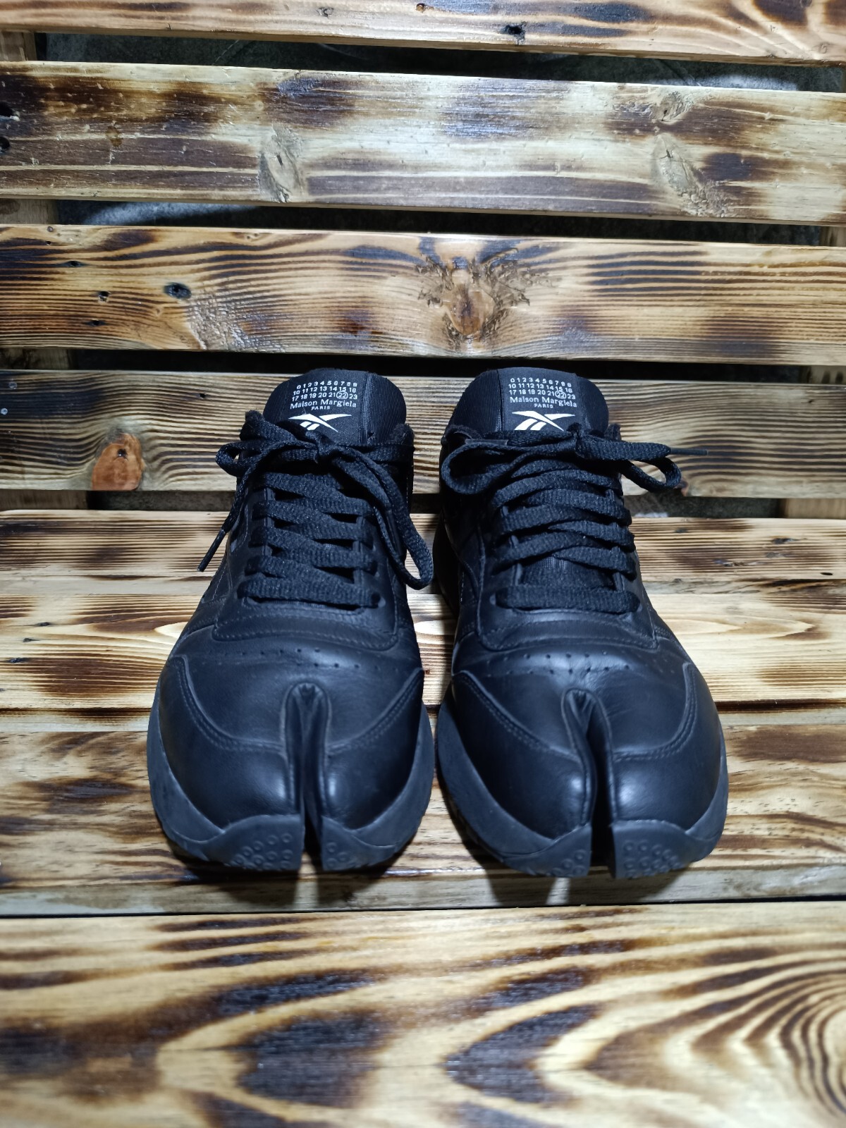 Maison Margiela x Reebok Classic TABI Split Toe Leat… - Gem