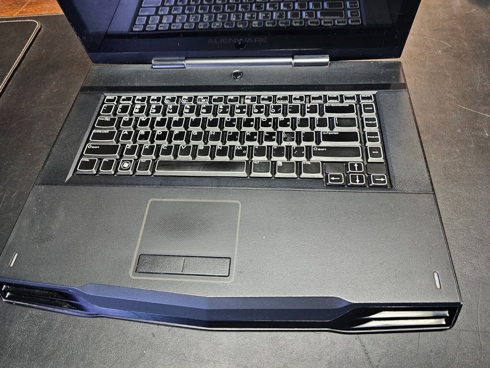 Alienware M15x, Intel Core i7-Q840, NVDIA GTX 260M 1GB VRAM, No battery ...