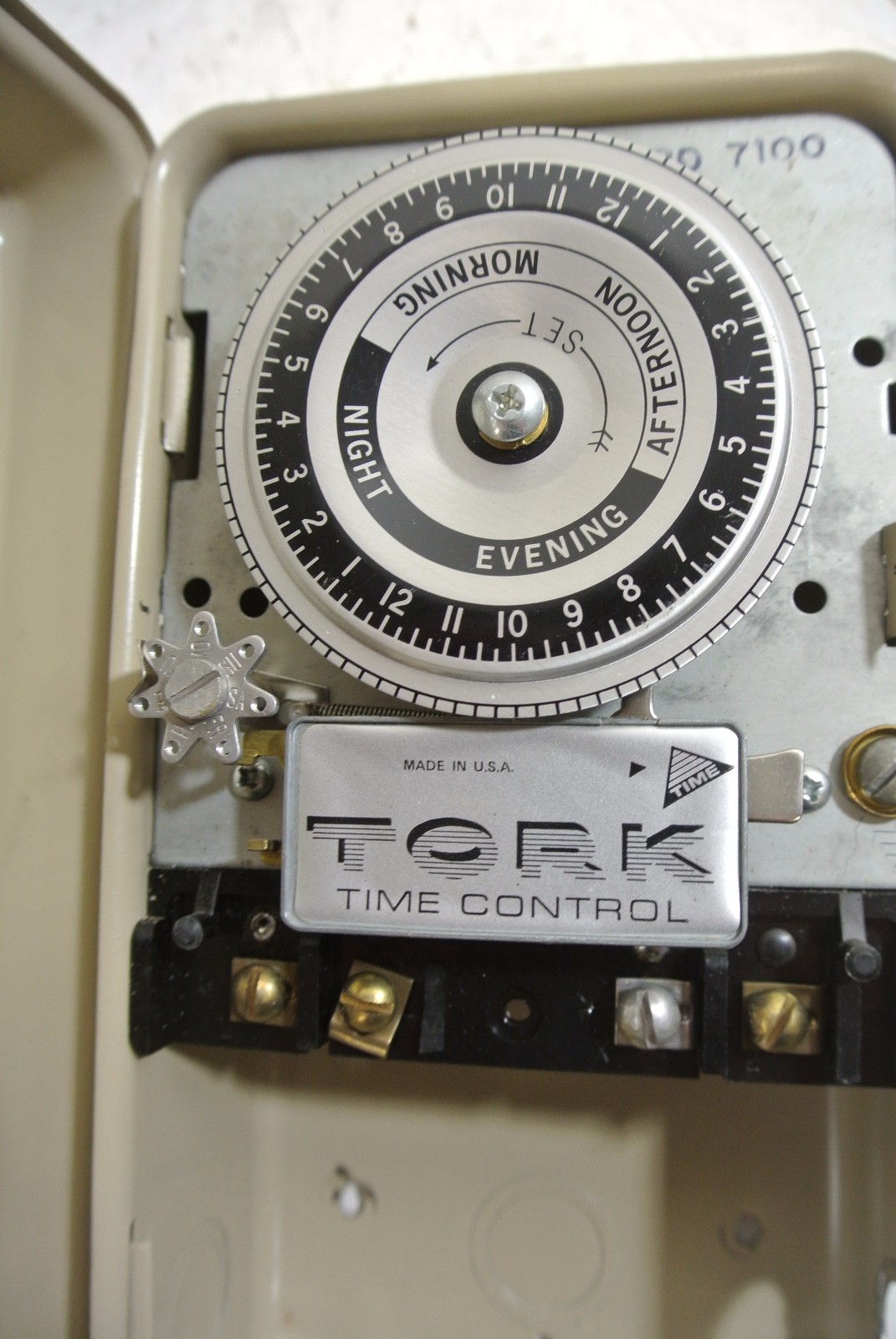 Tork Time Switch Model 7100 40 Amp 277VAC 24 Hour Dial W/ Omitting ...