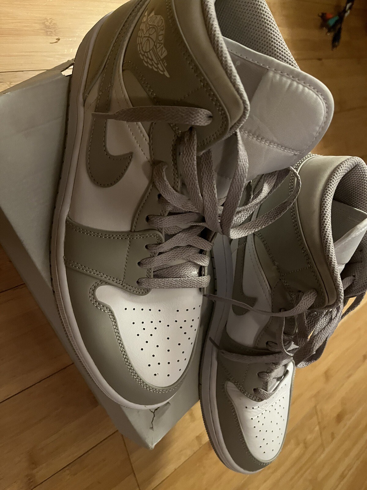 Nike Air Jordan 1 Mid Linen Grey Light Bone White 554… - Gem