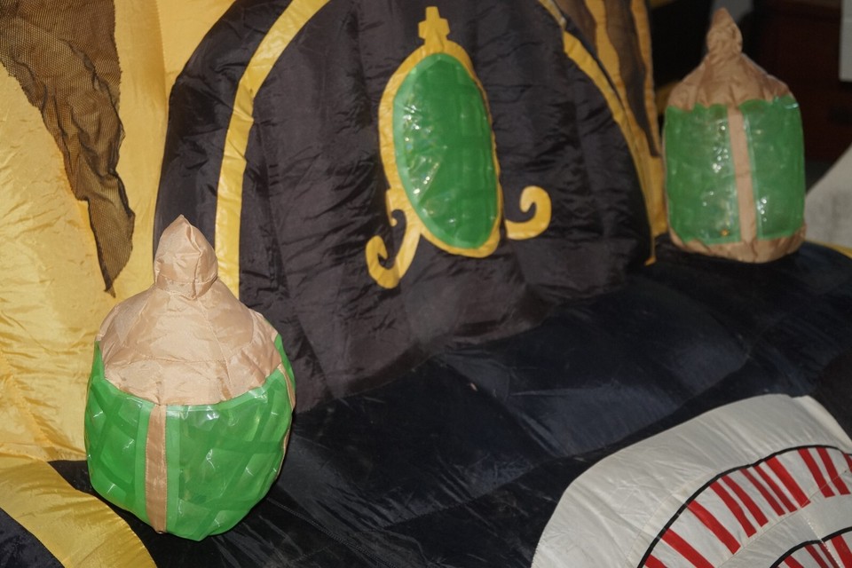 GEMMY 7' FOOT TALL CREEPY ORGAN PLAYER AIRBLOWN INFLATABLE | eBay