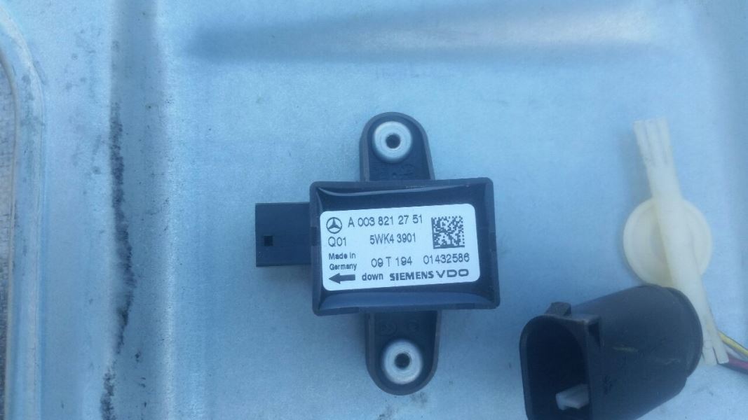 2007-2012 Mercedes-Benz GL450 - LH Front Glass Regulator - 1647201579 ...