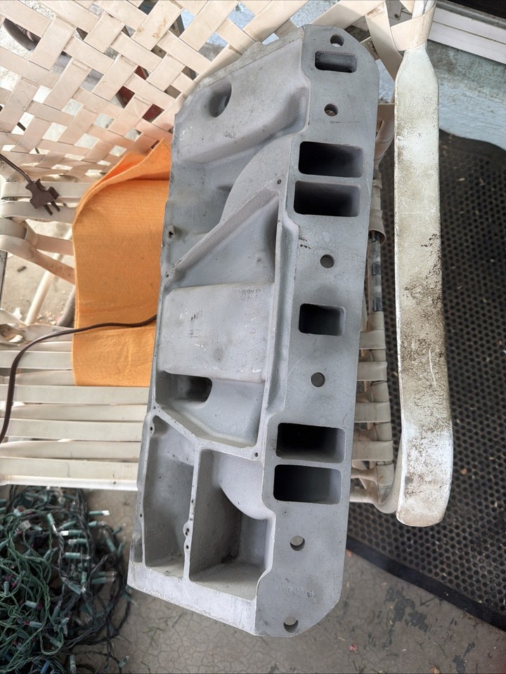 AMC V8 Edelbrock R-4B intake manifold 70 - 91 304 360 401 R4B | eBay