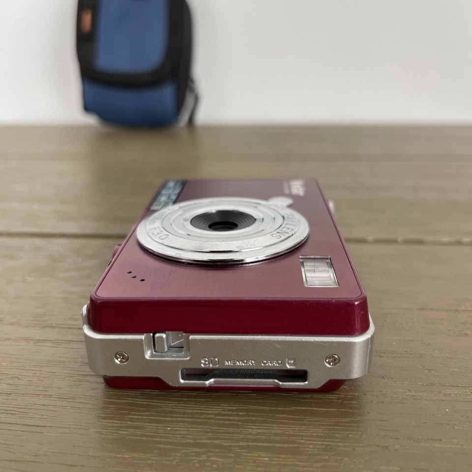 Vivitar ViviCam X024 (10.1 MP) Digital Camera with Fixed7.45mm/f3.0 ...
